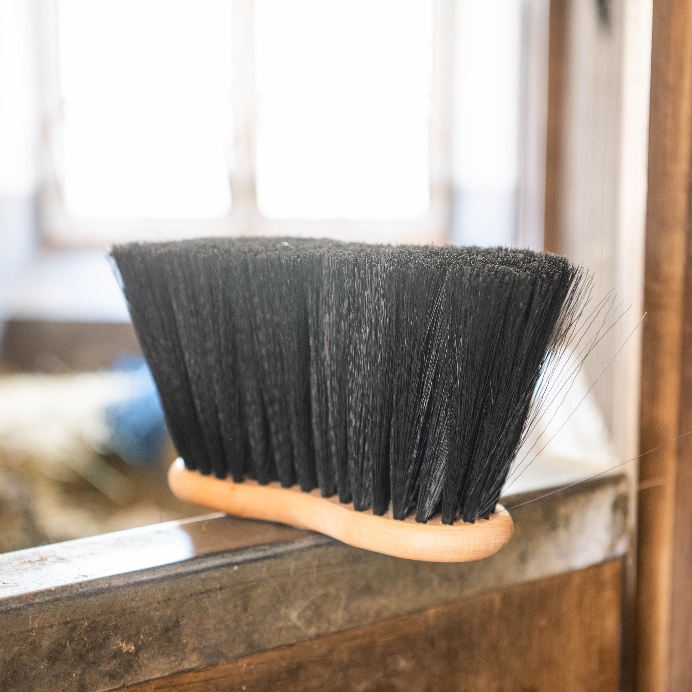 Borstiq Shaped Maxi Soft Flick Brush | Horse Brush – Smart Grooming