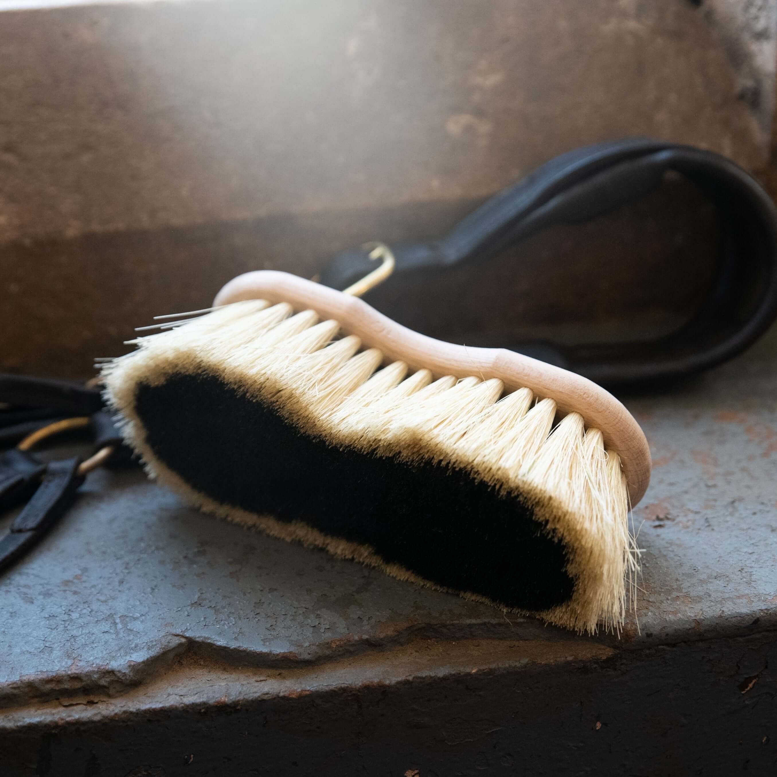Borstiq Shaped Mex Soft Brush | Horse Brush – Smart Grooming